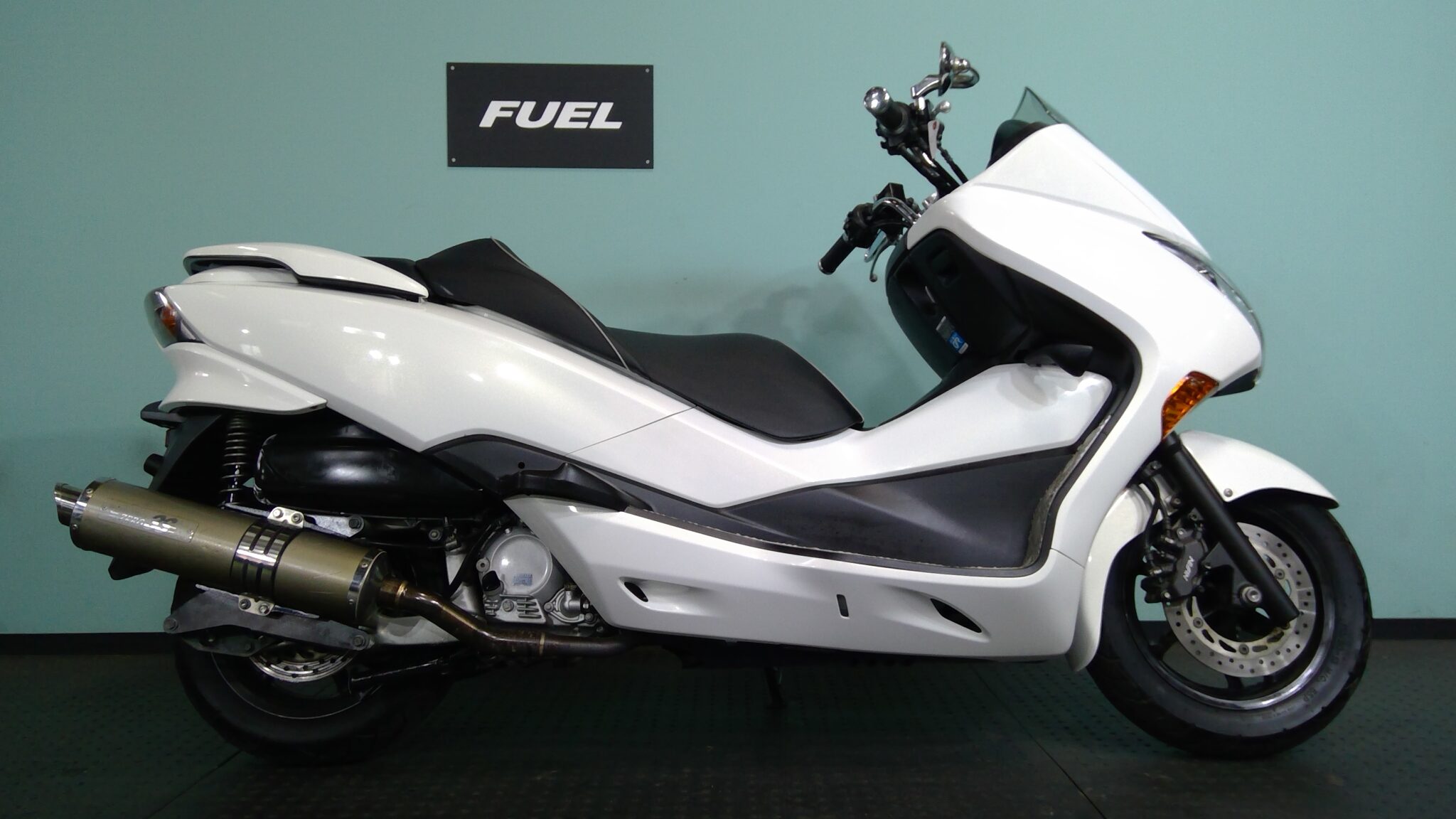 全国バイク通販OK。大阪・松原市の250cc中古バイク販売専門店FUEL - 通信販売の送料が安い。展示車両も100台超！250ccバイク・ビッグスクーター専門店。バイク買取強化中！